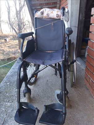 Prodajem polovna invalidska kolica