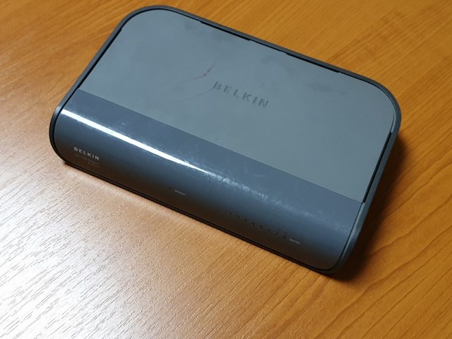 Switch Belkin 10/100 8 portova