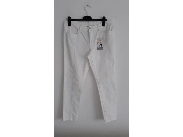 Pantalone Janina 44 Novo