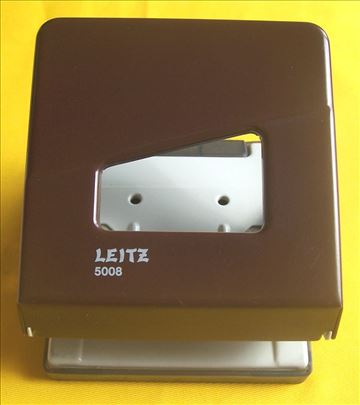 Leitz bušač papira