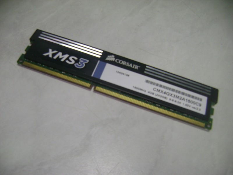 2 gb ddr3 Corsair xms3 1600mhz ispravna