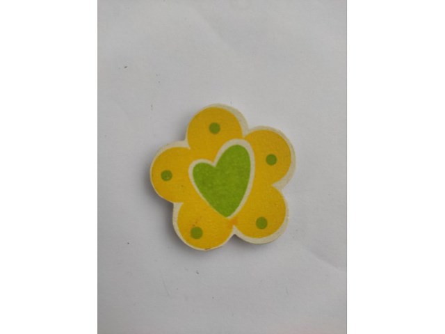 Magnet za frižider žuti cvetić sa zelenim srcem