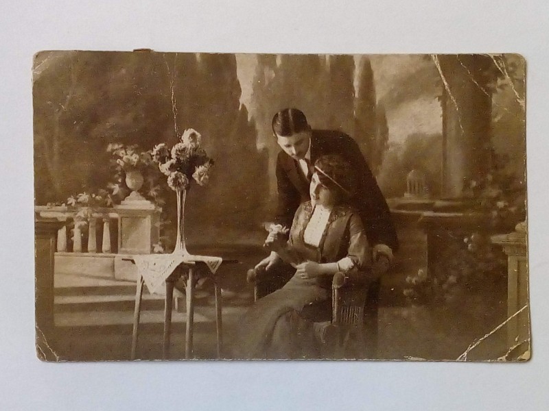 Dama sa Šeširom i Gospodin u Odelu 1915.godine