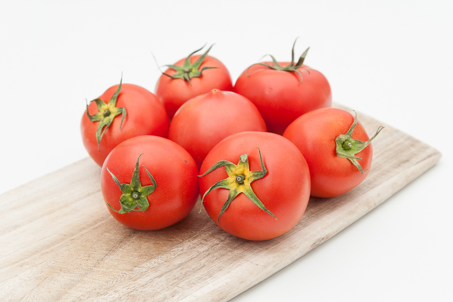 Svež organski paradajz (pakovanje 500g)