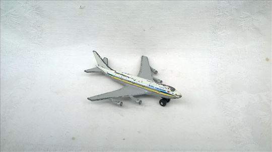 Matchbox avion Boing 747 ,11 cm.Macau,izgreban