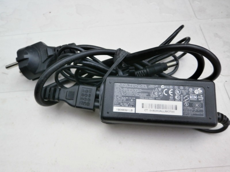 ADAPTER COMPAC COMPUTER 18,5V 2,7A