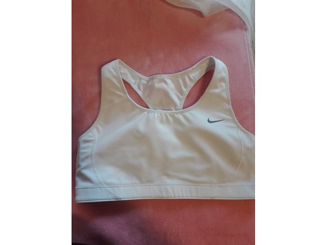 **Nike top**