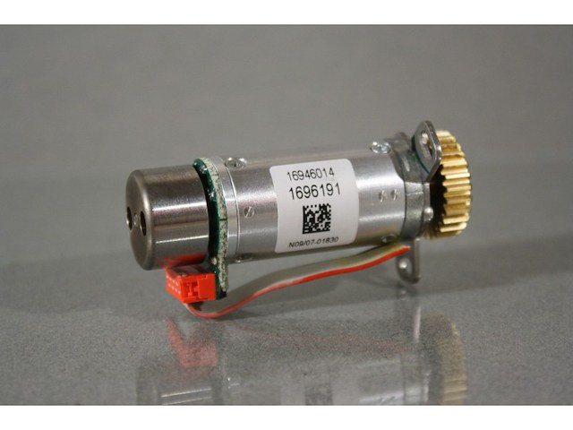 Servo motor sa enkoderom