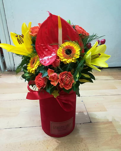 Flower box – anturijum, ljiljani, ruže