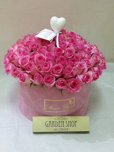 Romantični flower box sa 101 ružom