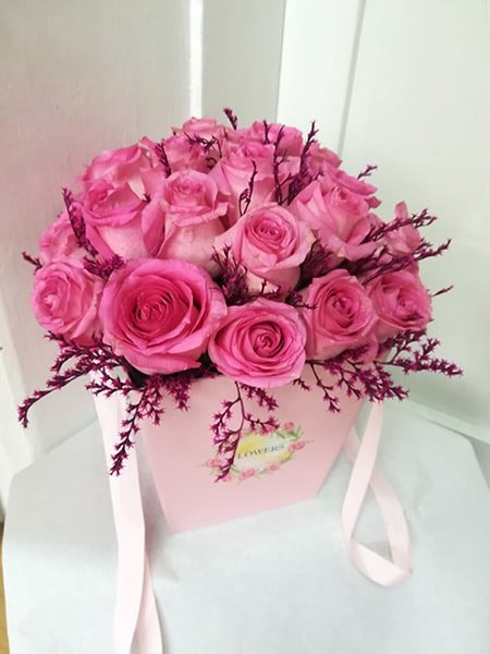 Flower box sa 19 pink ruža