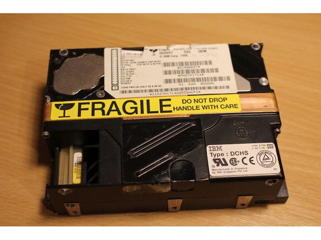 IBM Stari HDD iz 1995 DCHS