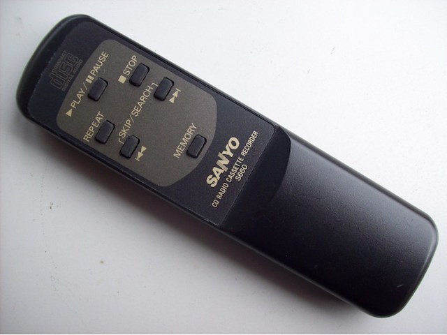 SANYO CD RADIO CASSETTE RECORDER daljinski S660