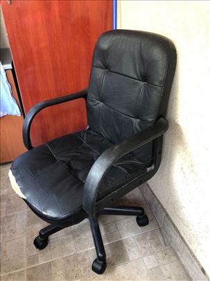 Kožna kancelarijska stolica