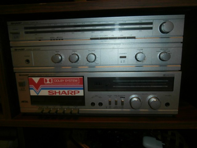 Muzička linija SHARP: gramofon, zvučnici, radio, kaset