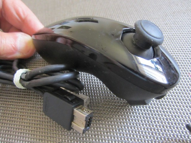 Nintendo RVL-004 Wii kontroler u crnoj boji