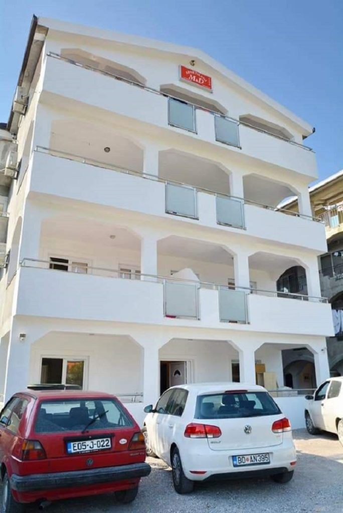 Izdajem lux namestene apartmane – Budva , plaža Jaz