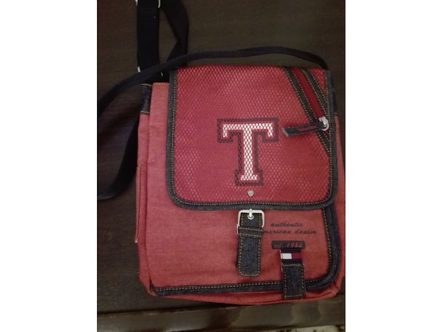 **Tommy Hilfiger torba**