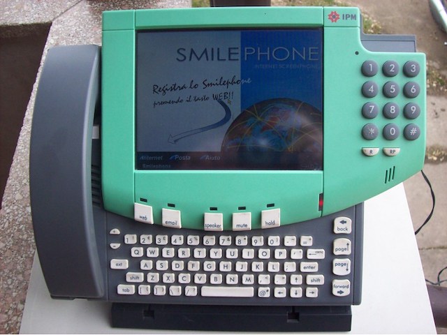 IPM SMILEPHONE 1 retro internet telefon sa ekranom