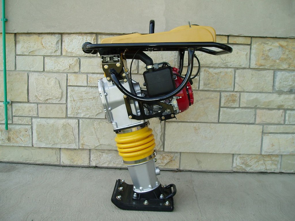 Vibro žaba, HONDA motor 4KS GXR120T, 12.8 kN, 70 kg