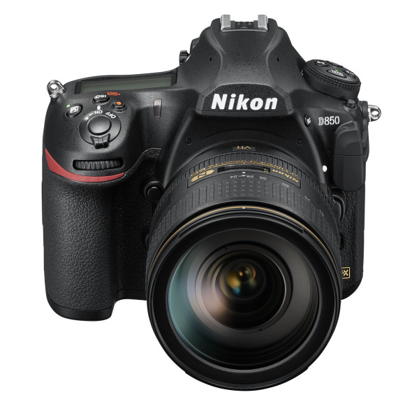 Nikon D850 set sa 24-120mm