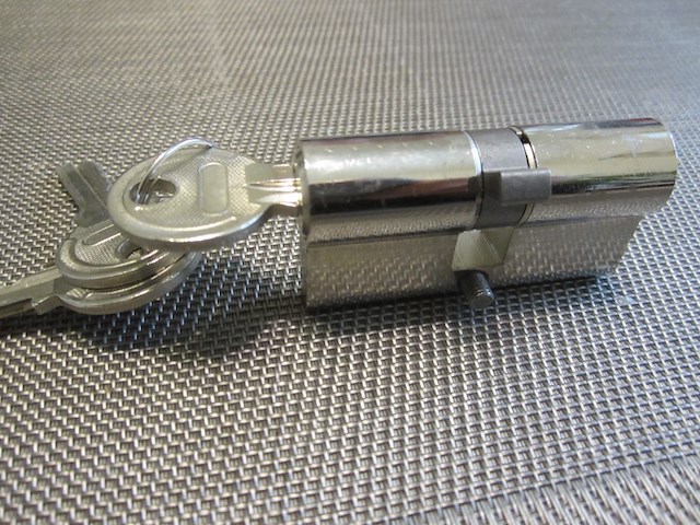 TITAN cilindar 61mm (30/30mm) za bravu vrata