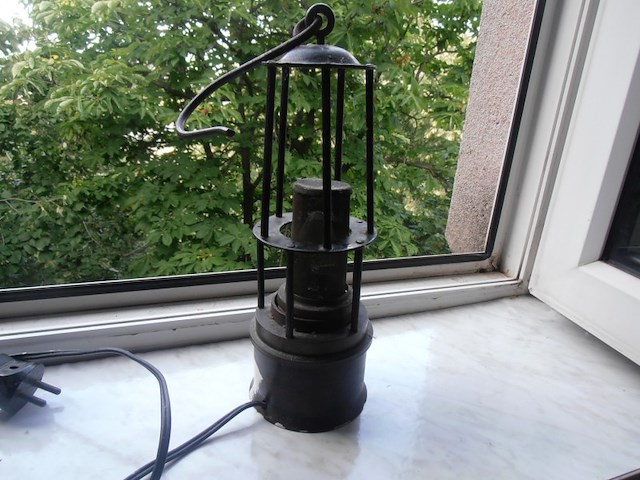 Stara rudarska lampa