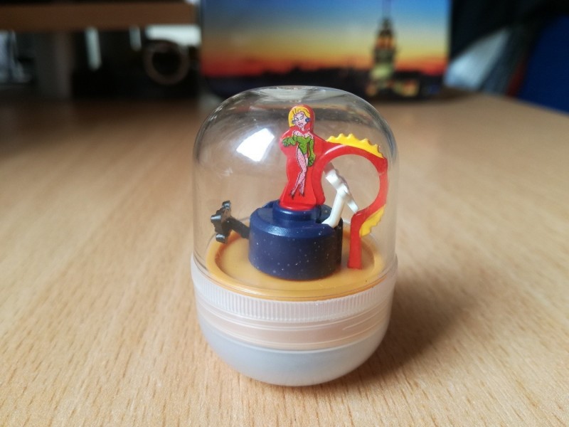 CIRKUSKI TRAPEZ U KAPSULI 1 KINDER