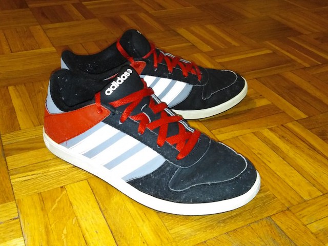 ADIDAS NEO LABEL br. 38