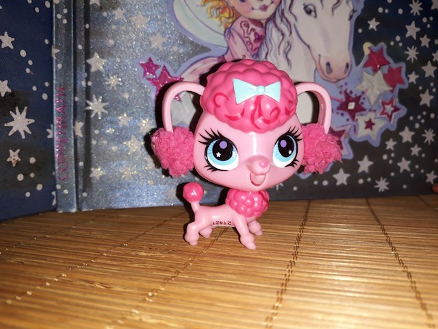 Littlest pet shop lps 82