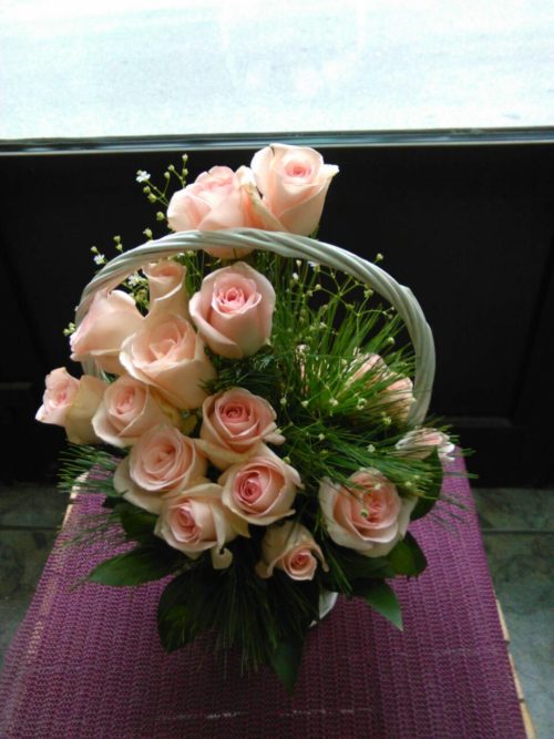 Araman 194, ruže u pletenoj korpi