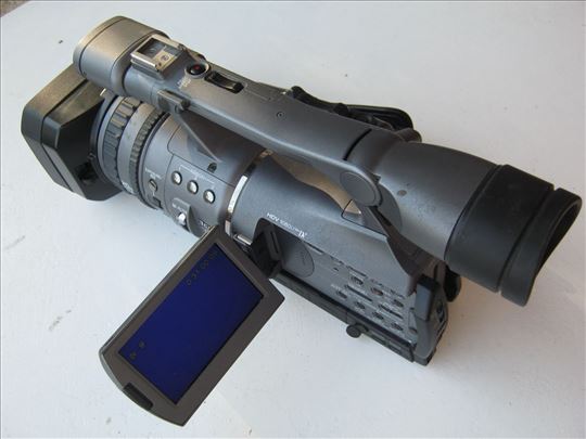 Prodajem profi kameru SONY HDR - FX7E