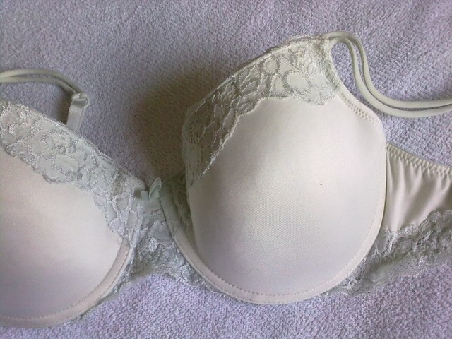 **Hunkemoller** fantastican brus, vel.80D