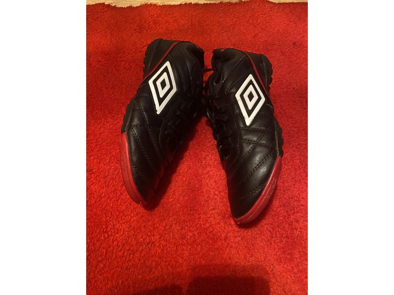 Umbro patike 40