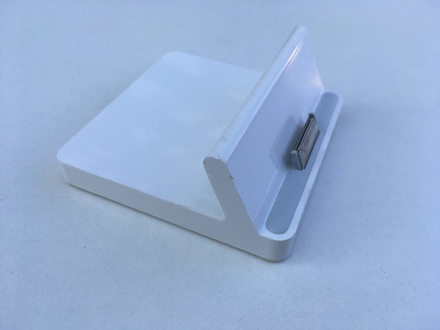 Apple iPad dock station A1352