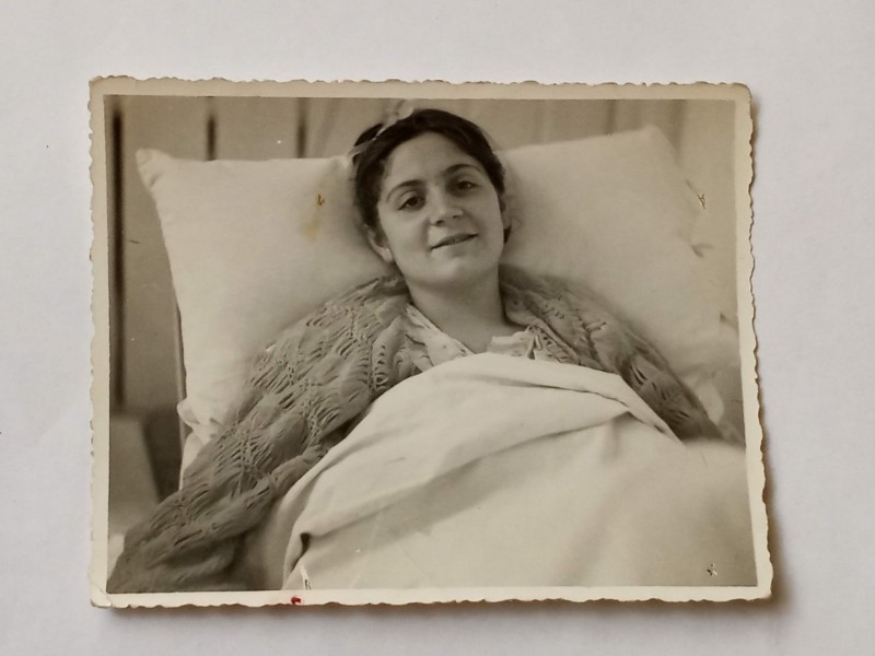 Kiseo Osmeh u Bolničkom Krevetu
