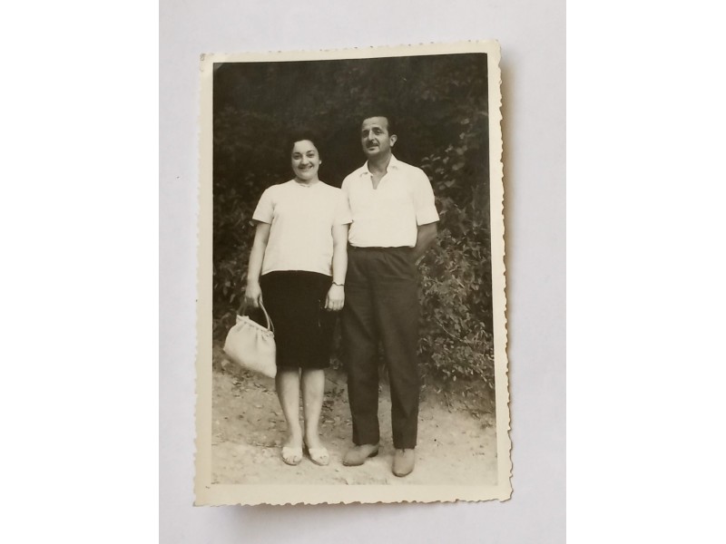 Žena sa Torbom i Gospodin sa Brkovima
