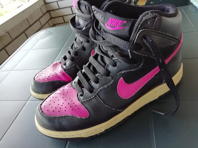 NIKE crno-roze patike