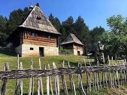 Kupujem seosko imanje ili vikendicu na Zlatiboru