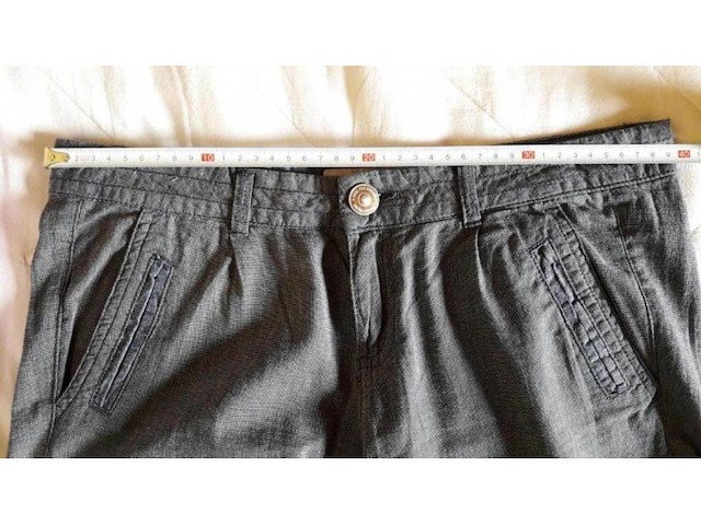 Bershka pantalone br. 36