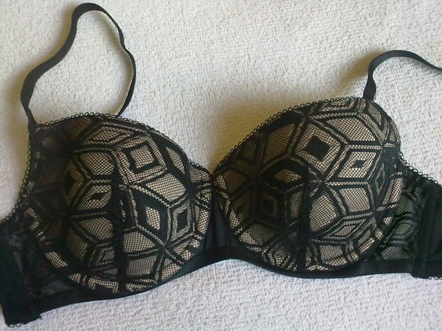 **Hunkemoller** fantastican brus, vel.75B(34B)