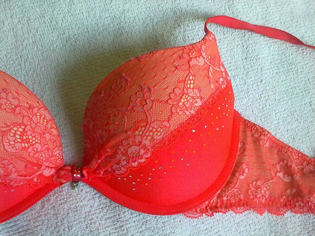 **Victoria`s Secret** fantastican push up brus, vel.32D