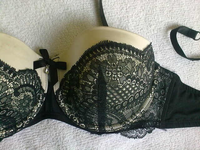 **Hunkemoller** fantastican brus, vel.85B (38B)