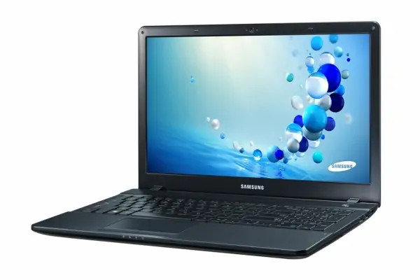 Laptop NP270E5E-K02HS ATIV Book 2 Samsung