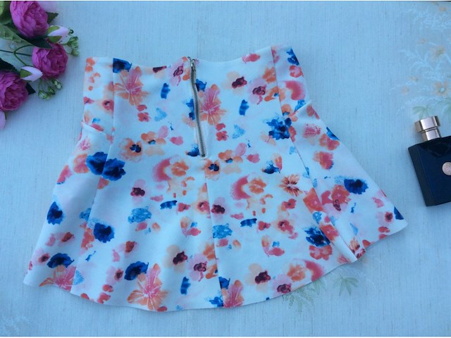 C&;A suknja floralna nova sa etiketom   Velicina 42  Str