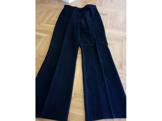 Crne klasicne pantalone