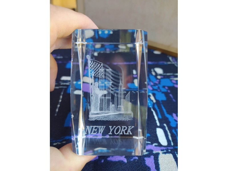 Kristalna kocka New York - BLIZNJAKINE - KIP SLOBODE