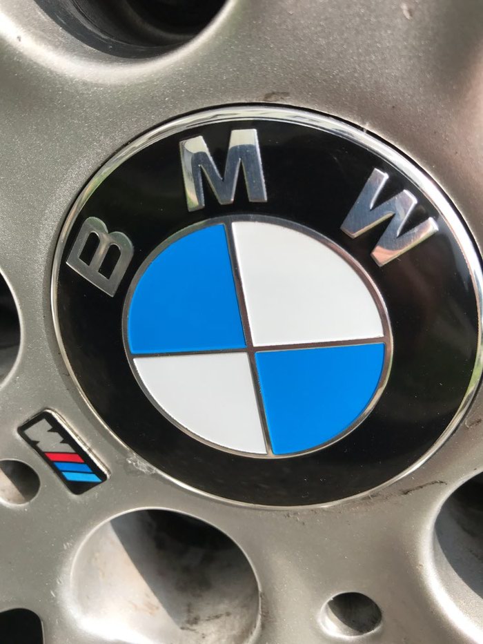 Čepovi za felne za BMW - set od 4 komada. Prečnik čepova je 68 mm