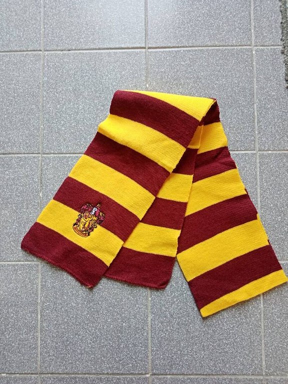 Sal iz filma harry potter! Boje i oznaka je od gryffindor-a znak