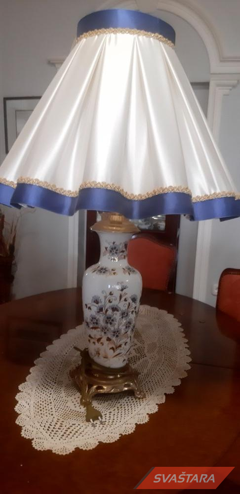 Nocna lampa sa postoljem od Szolnay porcelana